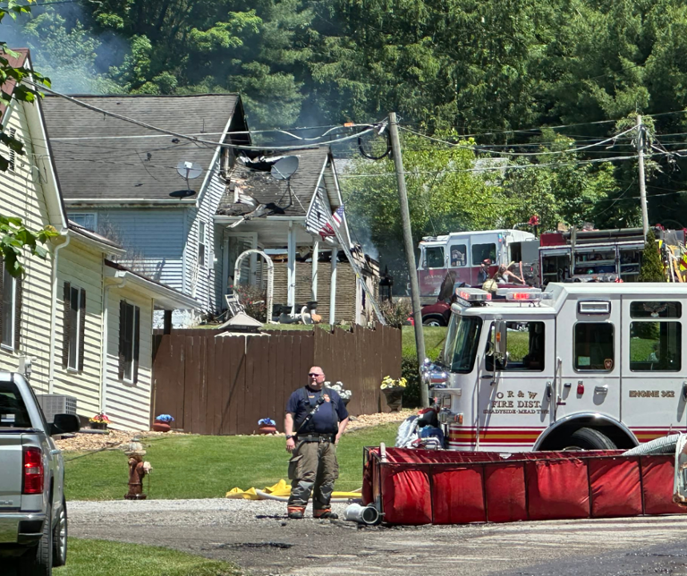 House fire spreads to multiple structures in Bellaire