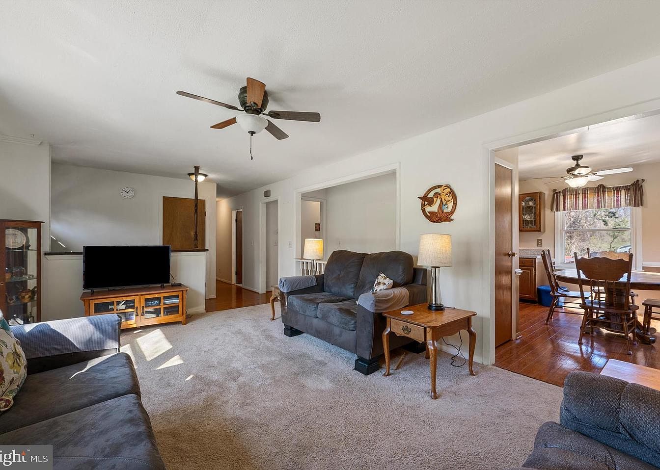 Discover a 1989 rancher in Front Royal, Virginia, nestled on 1.16 acres ...