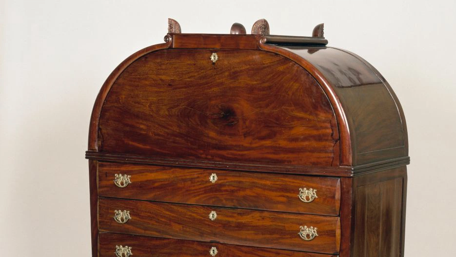 10 antique furniture pieces worth collecting