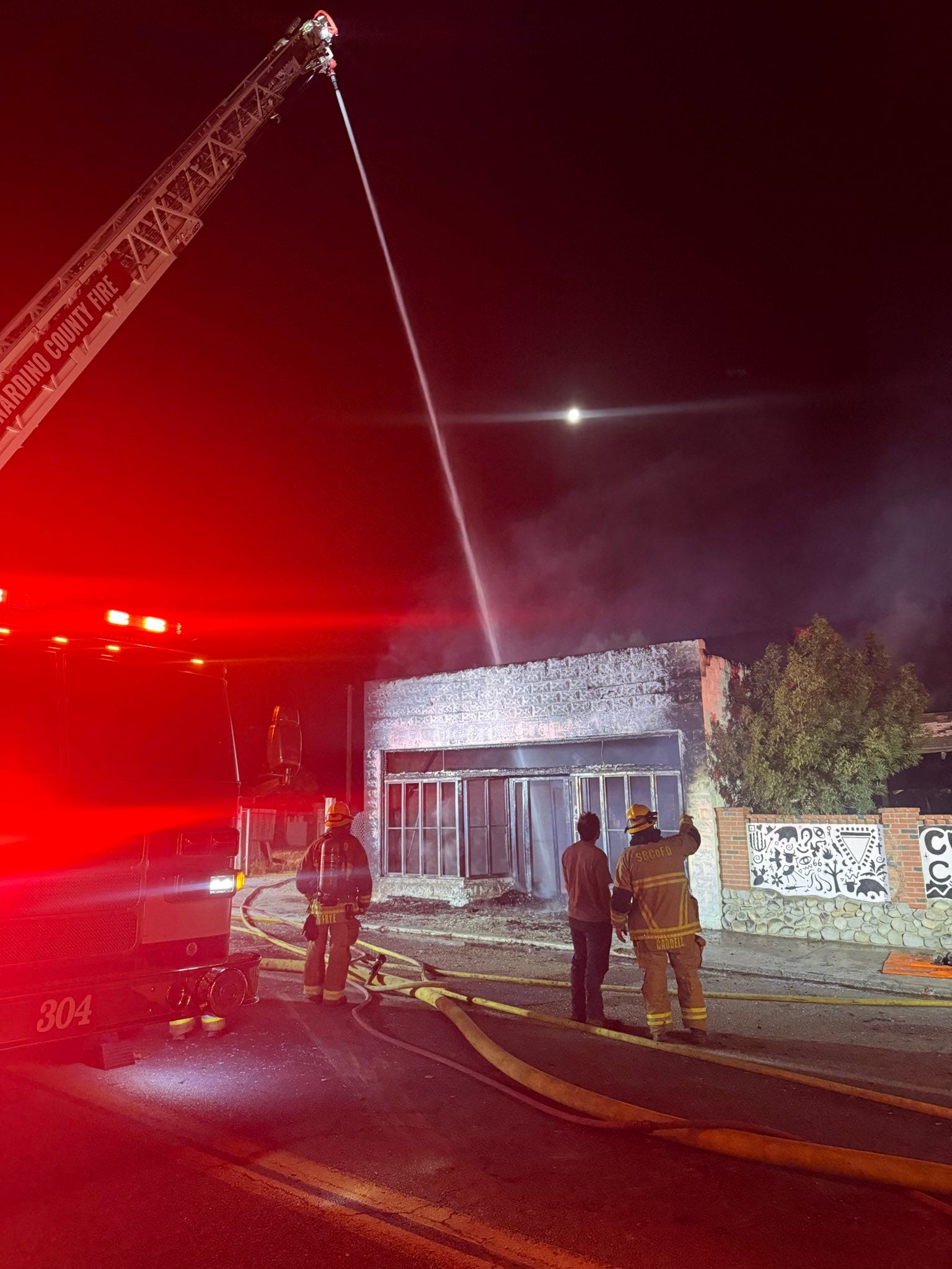 Cross Eyed Cow Pizza still standing after adjacent fire in Oro Grande