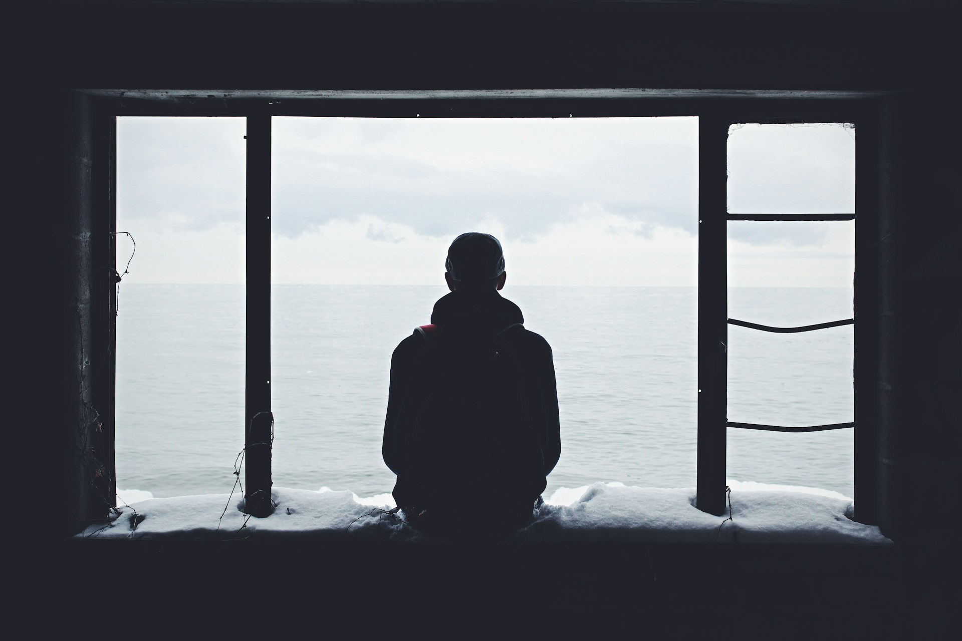 10 telltale signs to watch for when someone is being brainwashed