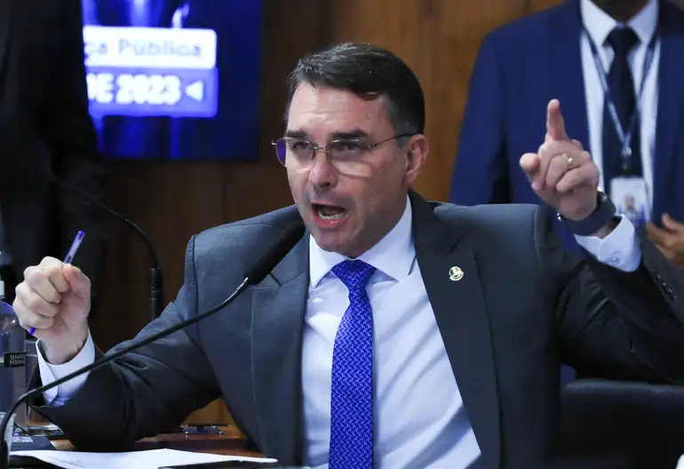 Adriano da Nóbrega e Rodrigo Bacelar, os amigos do peito de Flávio ...