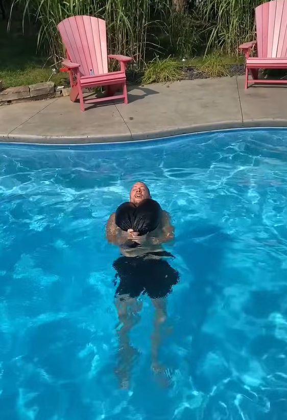 Life jacket safety trick: A simple technique that can improve water ...