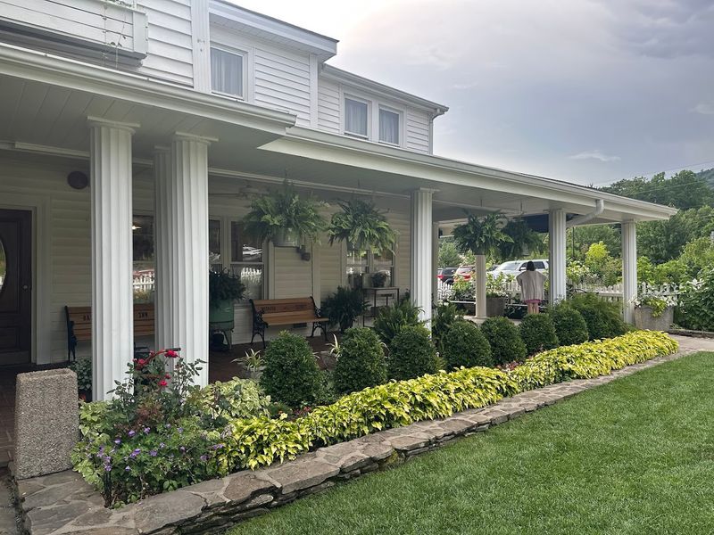 This vintage North Carolina family-style institution brings back ...