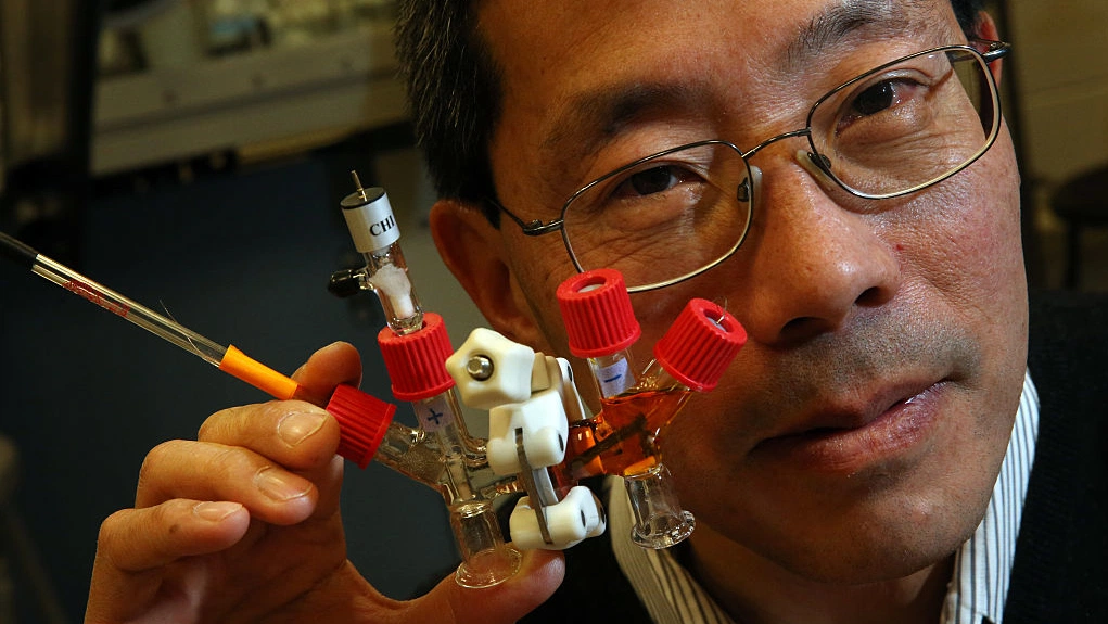 MIT team unveils low-cost, eco-friendly lithium extraction method