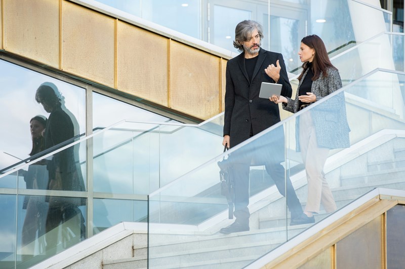 Boss demands employee stop leaving a minute early at the end of the ...