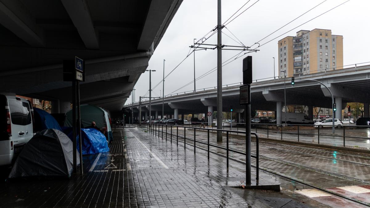 Una niña herida por una bala perdida en un tiroteo en Badalona