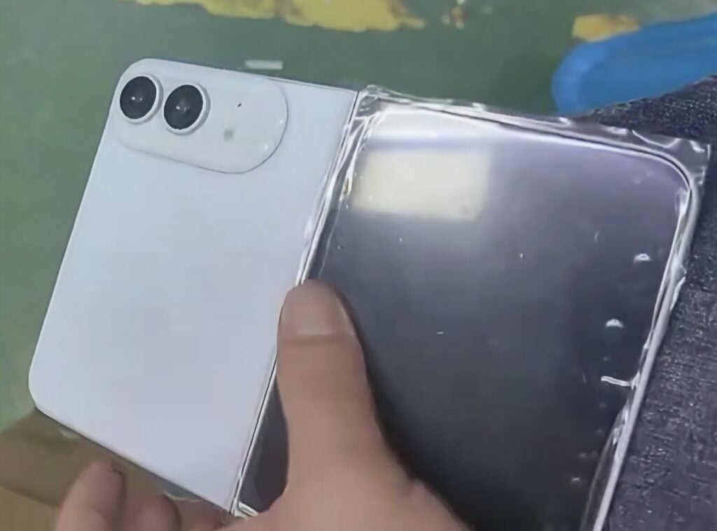 iPhone Fold dummy spotted in white finish