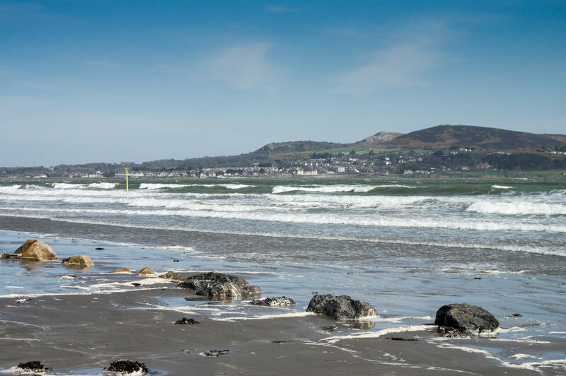 People taking part in Sea Scout leadership course rescue swimmer at ...