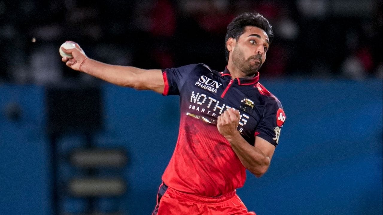 RCB vs GT: Bhuvneshwar Kumar equals Mohammed Shami’s powerplay record ...