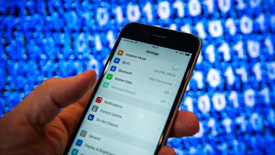 Experts warn iPhone’s automatic AirPlay setting could pose risks