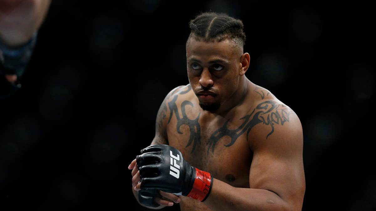 Former NFL star Greg Hardy gets destroyed in MMA fight with 50-pound ...
