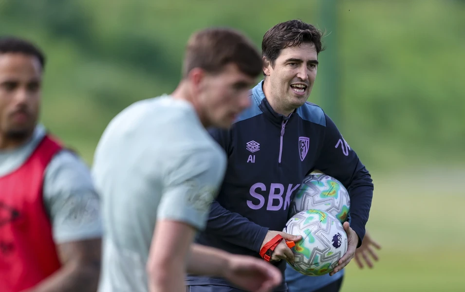 Gerrard backs Iraola but urges wider Liverpool search