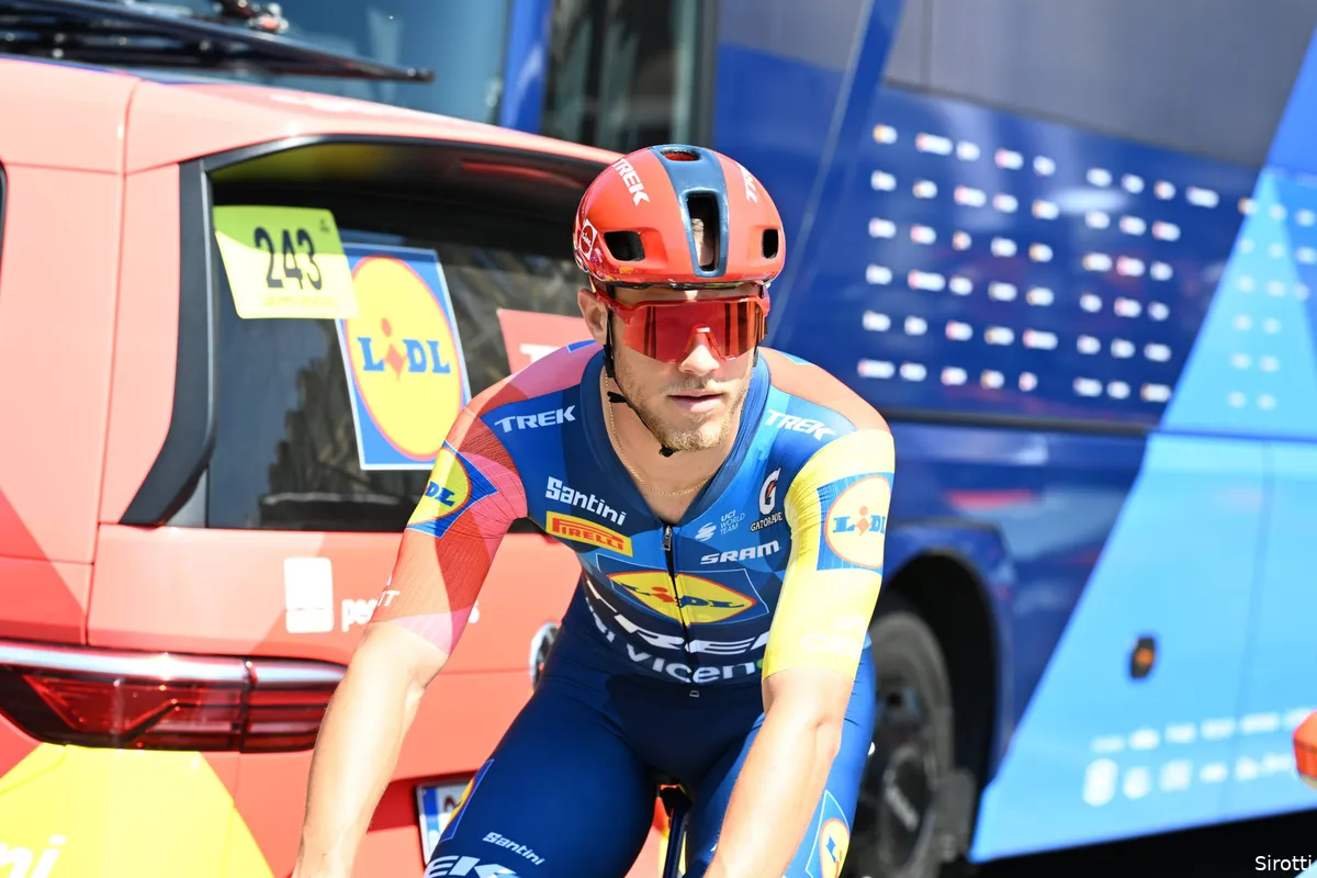 Live Giro d'Italia 2026 stage 21 | Jonathan Milan reigns supreme in ...