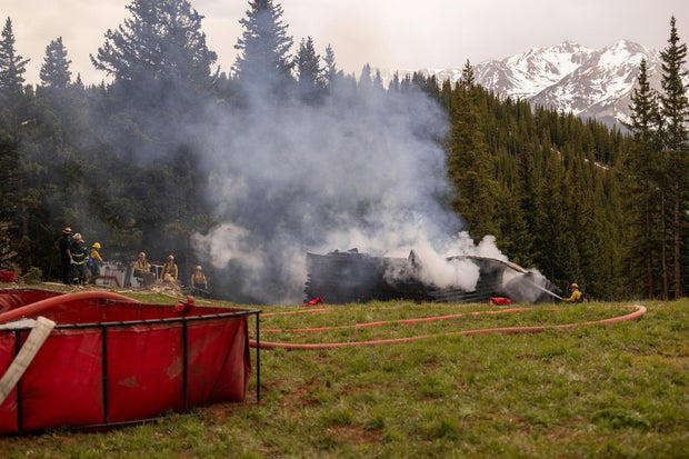 Fire destroys log cabin in Colorado mountains