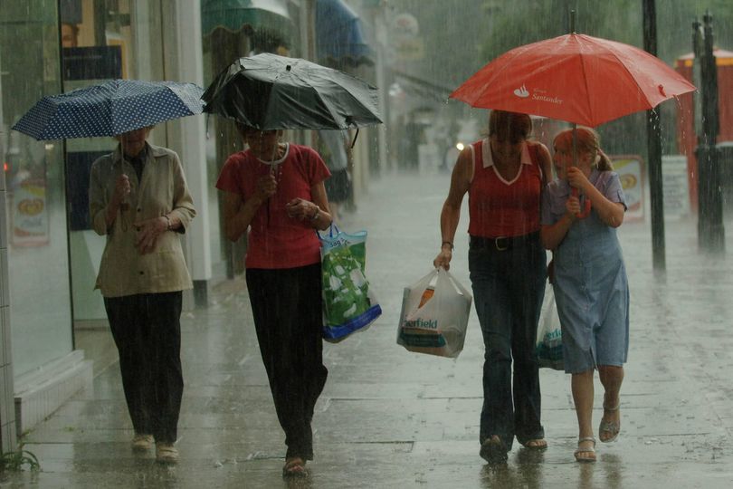 Met Office forecasts thunderstorms and heavy rain 'big change' in ...
