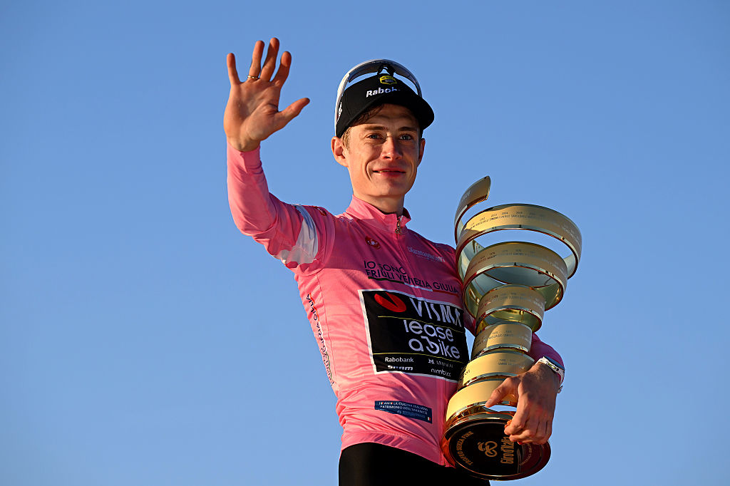 Victor Campenaerts credits team unity for Visma-Lease a Bike's Giro success