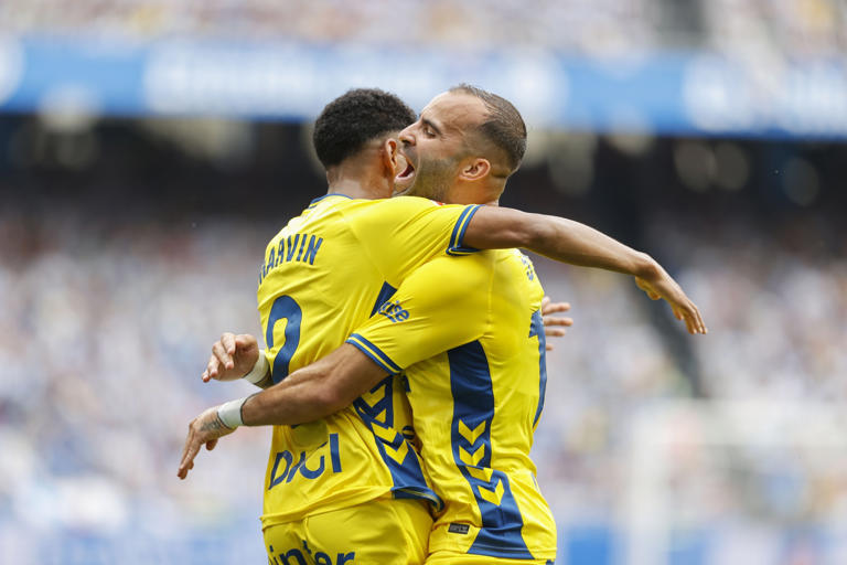 1-2. Las Palmas no falla en Riazor y jugará la promoción de ascenso