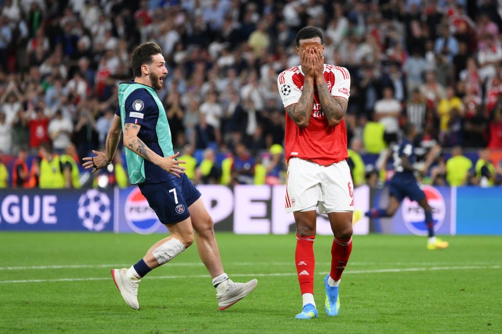 Sir Alex Ferguson sends PSG chief text blasting Arsenal's 'boring' tactics