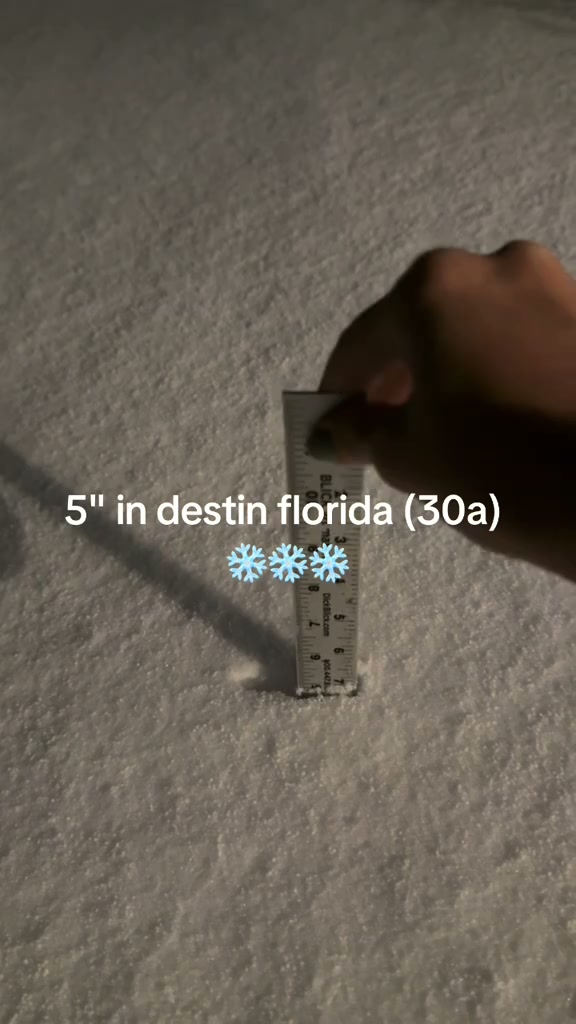 Rare five-inch snowfall blankets Destin, Florida
