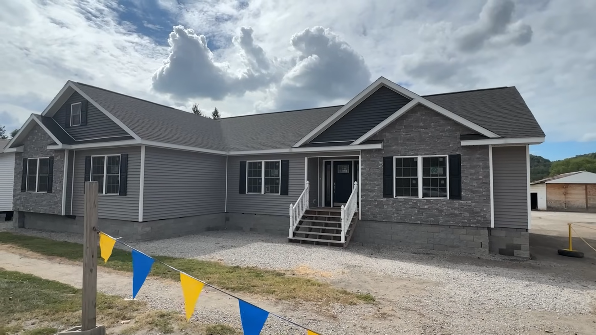 Brookstone by Pennwest Homes | 4 bed, 2 bath prefab house tour