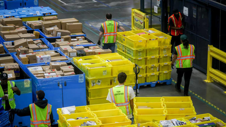 Amazon joins Microsoft in sending AI message to employees