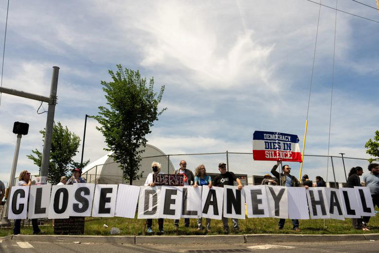 Visits to restart at New Jersey migrant detention center as police ...