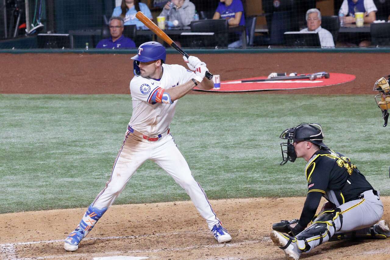 Skip Schumaker gives injury updates on Rangers' Evan Carter, Alejandro ...