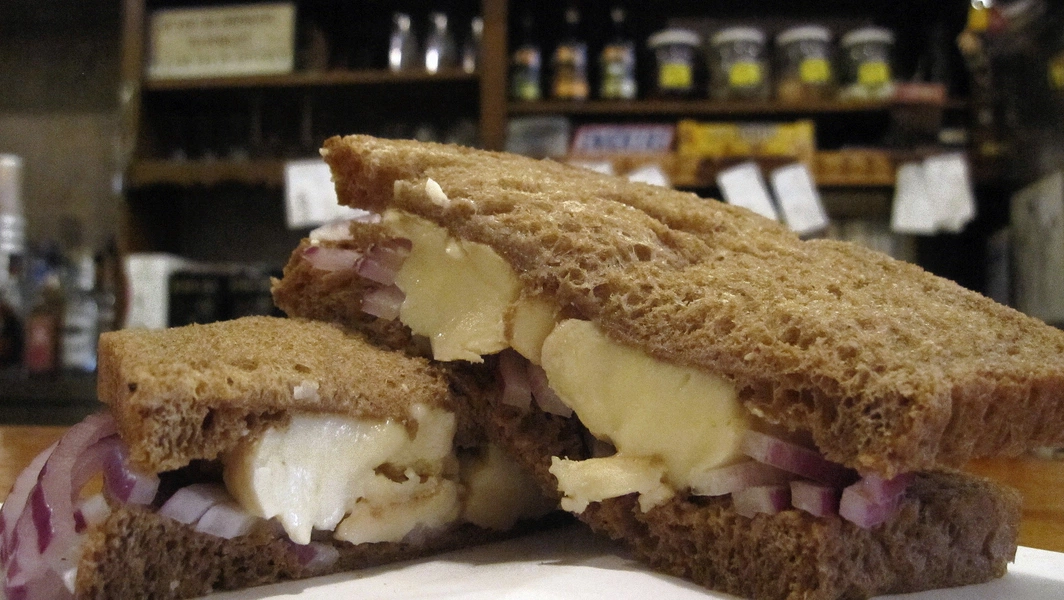 5 cozy Wisconsin taverns to visit
