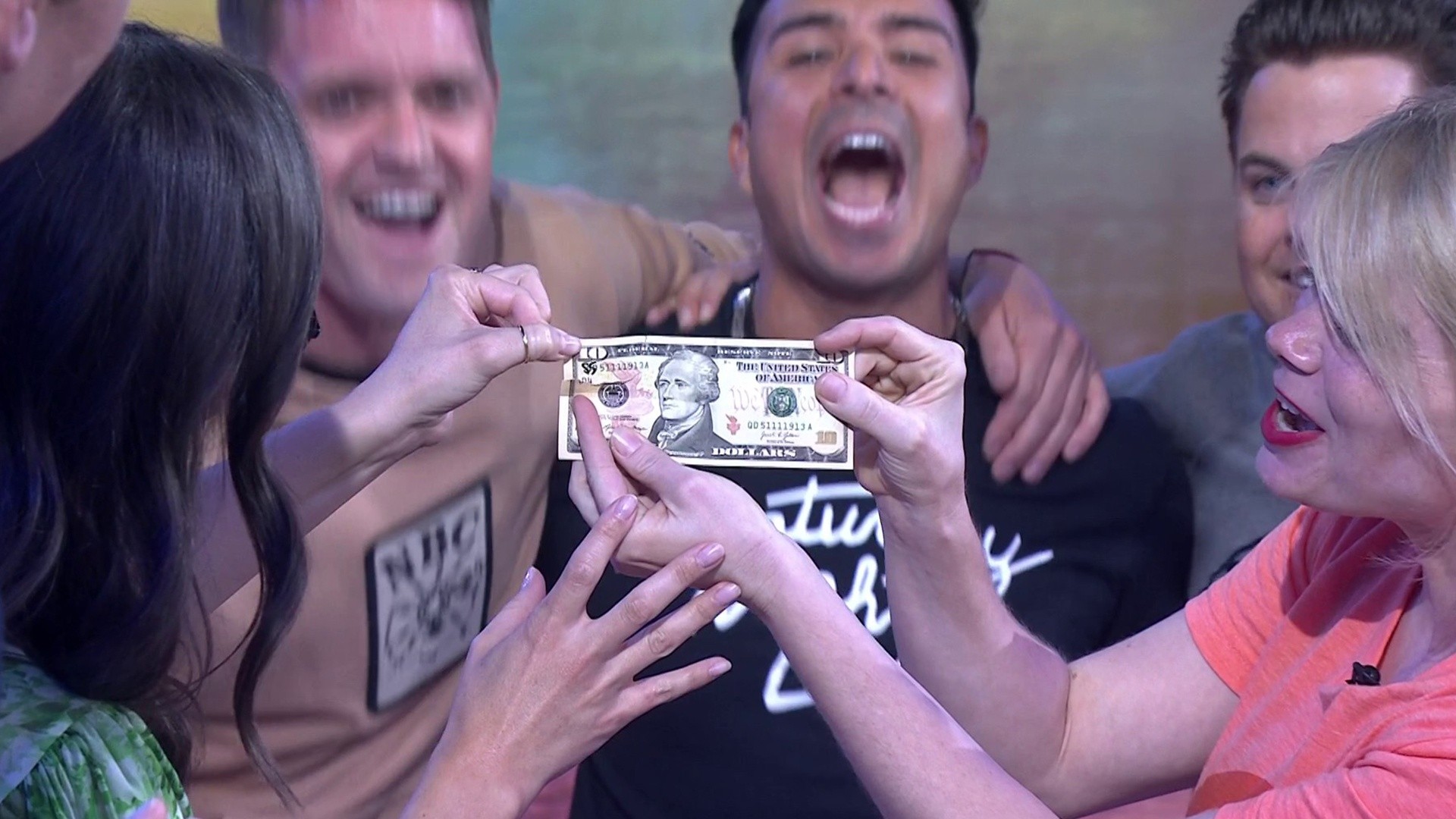 See Champions of Magic perform mind-bending dollar illusions