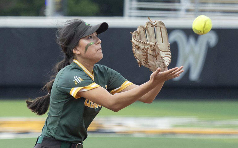 Bishop Carroll softball coach nearly died. Then came a title he almost ...