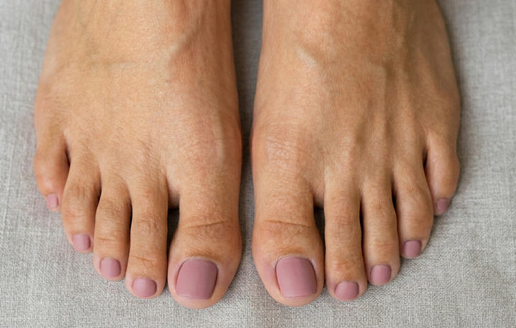 10 pedicure trends that will make your feet look more sun-kissed this ...