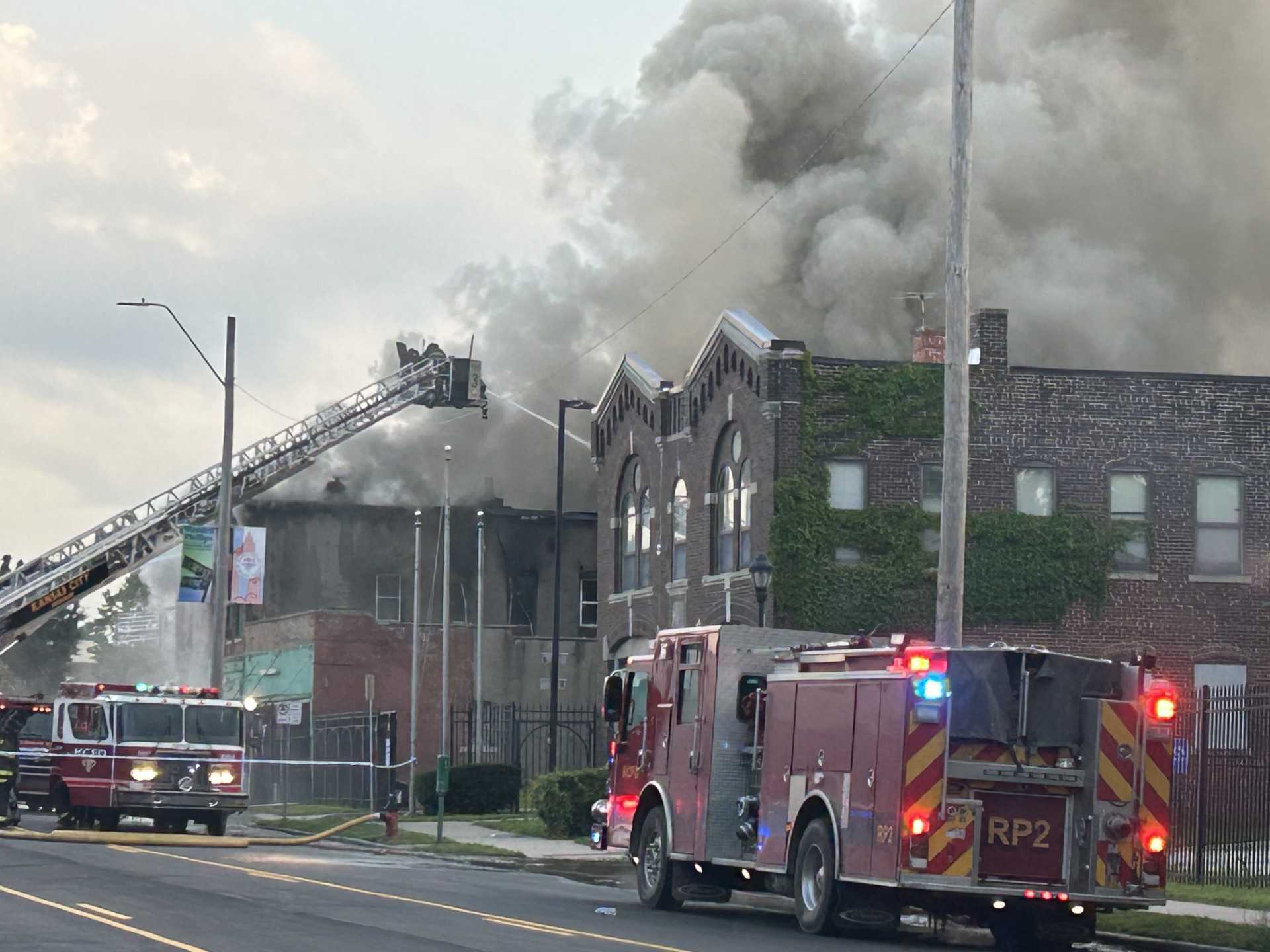 Green Duck building destroyed in fire near 26th and Prospect in Kansas City