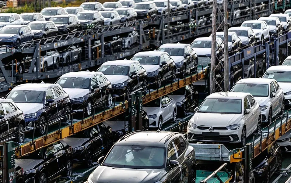 Analysts see US auto sales stuck below pre-pandemic highs