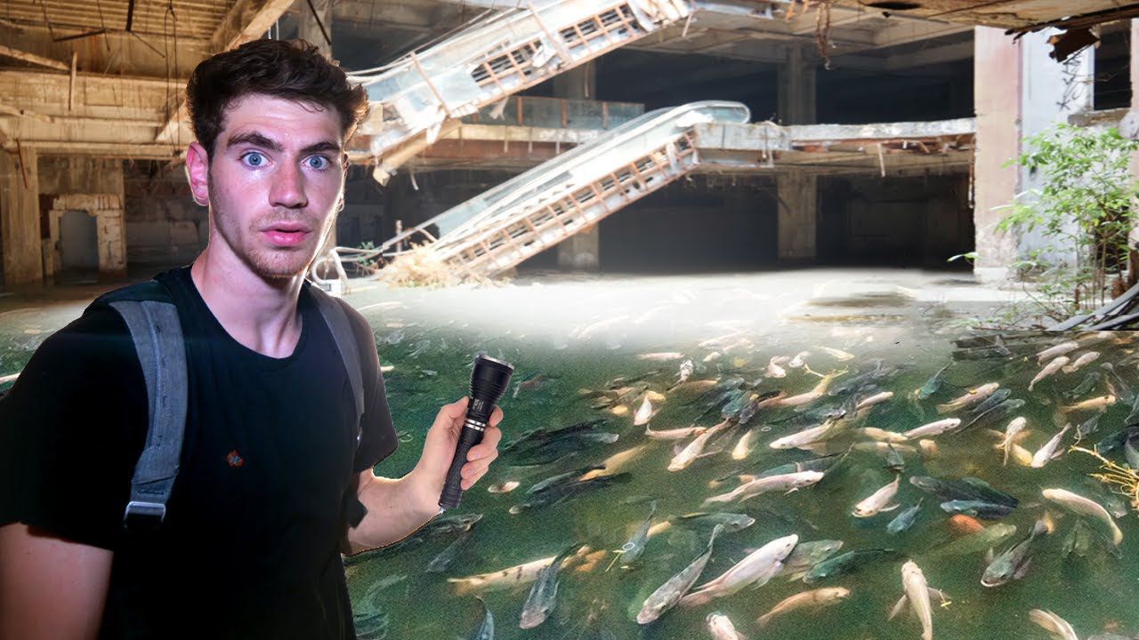 Abandoned mall full of live fish inside! (Thailand)