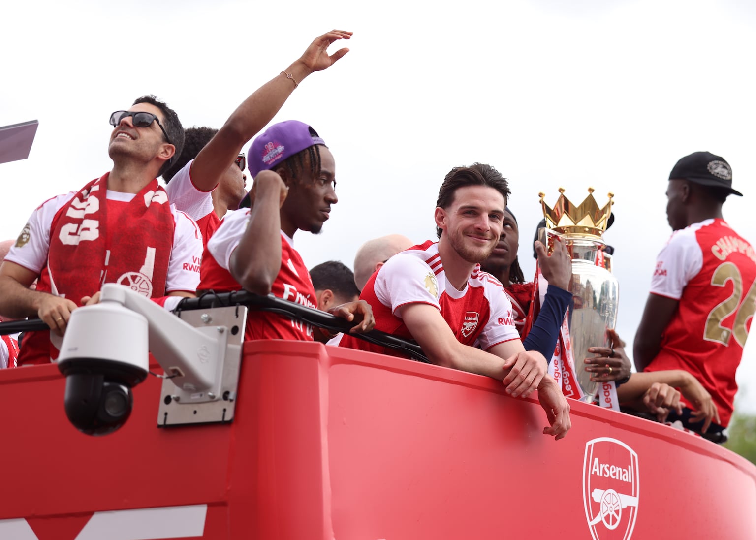 Extraordinary numbers turn out to celebrate Arsenal’s title-winning success