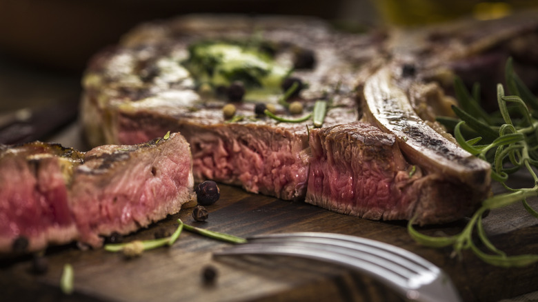 Words and phrases you should avoid when ordering steak