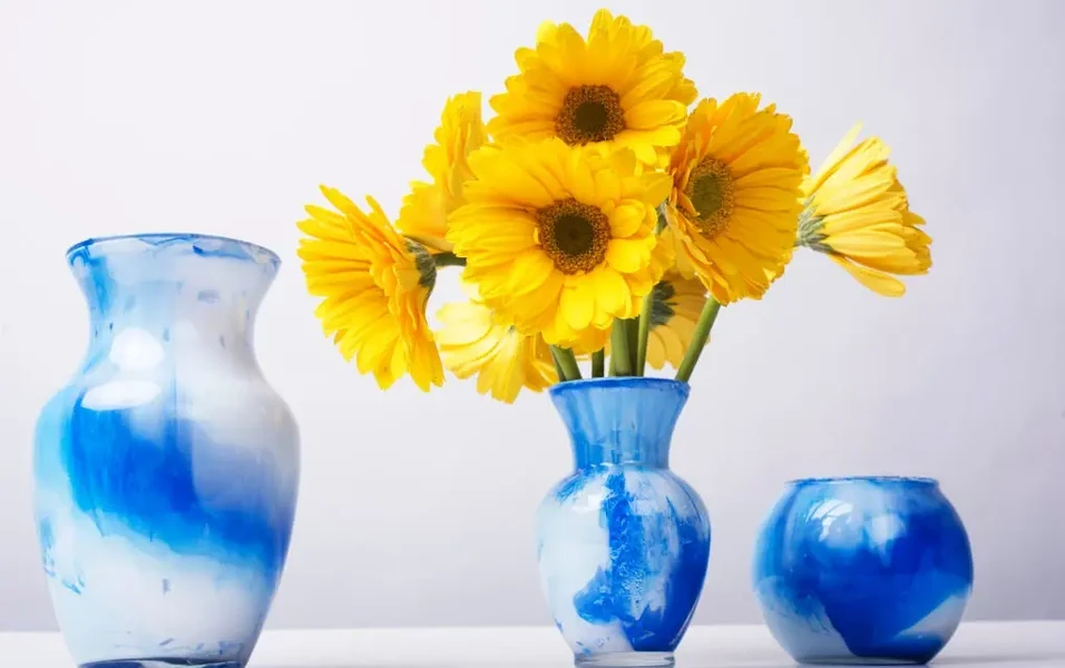 Thrifted vases get stunning DIY glow-up