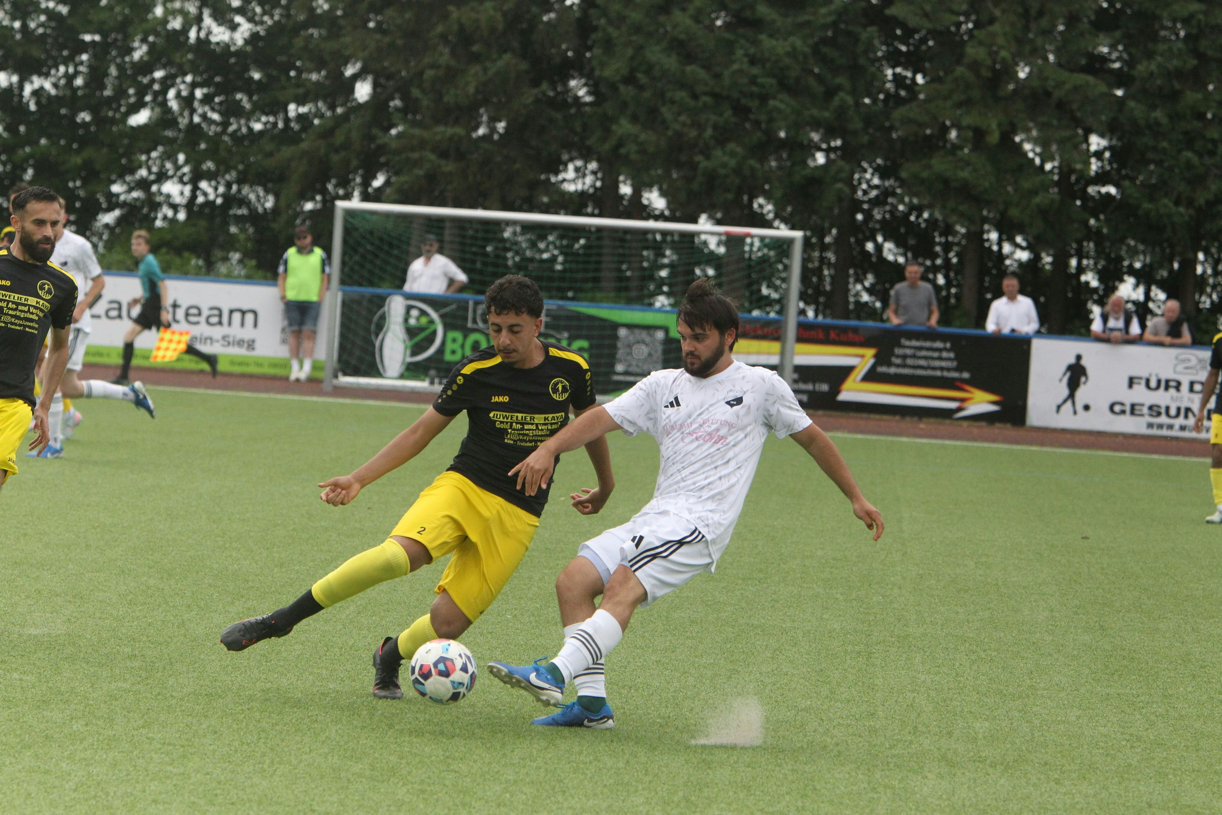 Aus 0:2 mach 4:2: Birk dreht das Kellerduell mit dem SV Umutspor