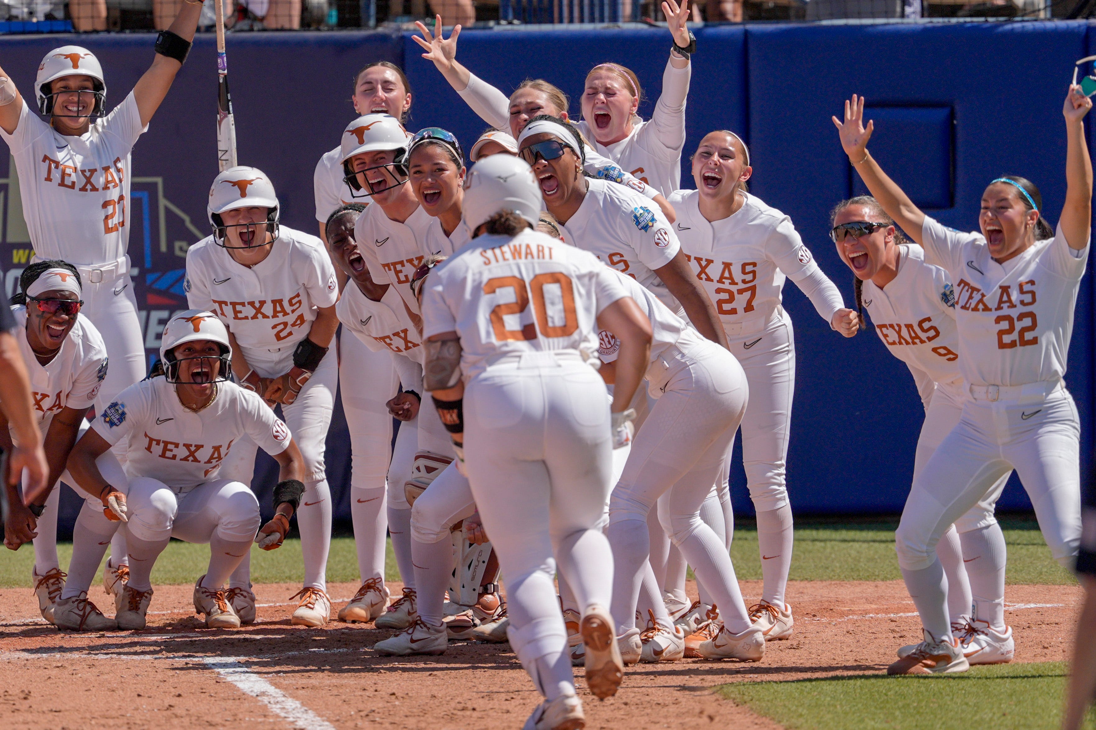 Texas vs Nebraska softball highlights: Katie Stewart homers Longhorns ...