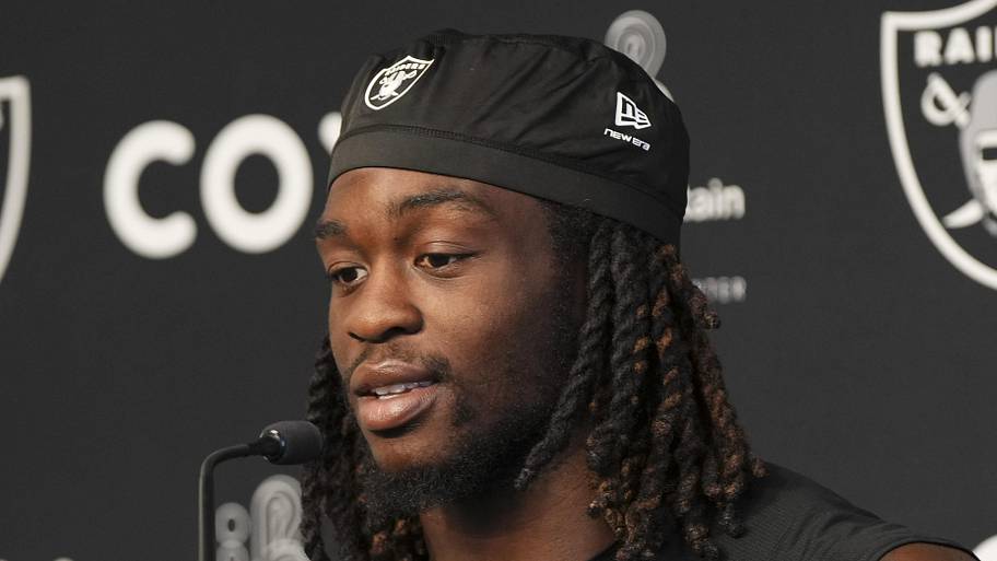 Kubiak speaks on Ashton Jeanty’s 2026 workload with Raiders