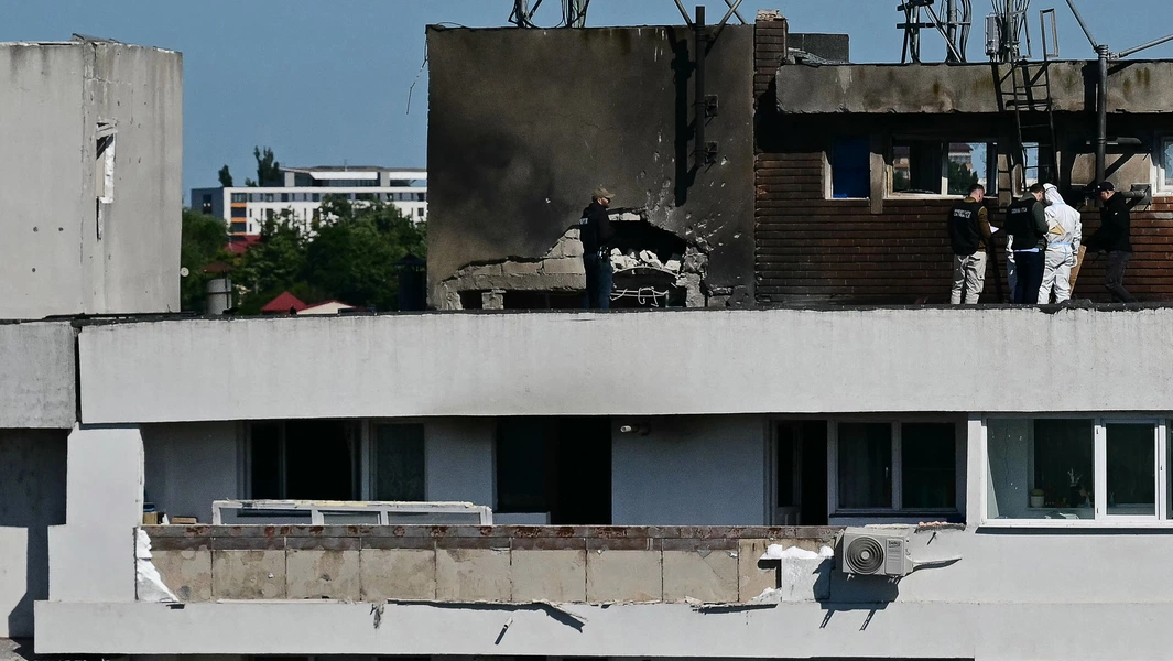 Zelenskyy warns of imminent Russian strikes as NATO hit by first casualties