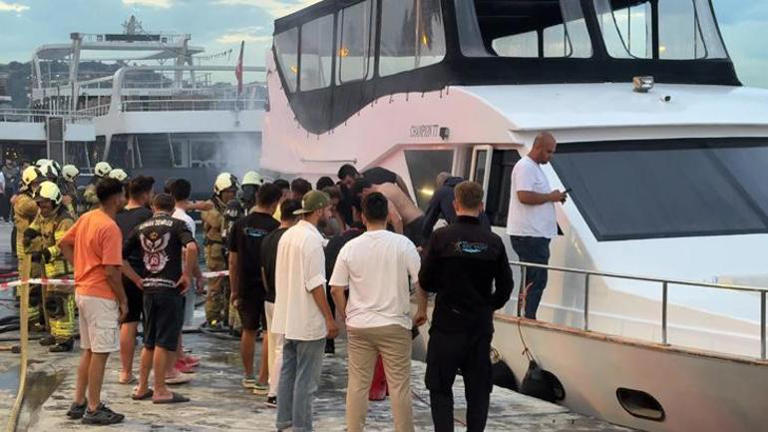 İstanbul Bebek sahili açıklarında teknede korkutan yangın