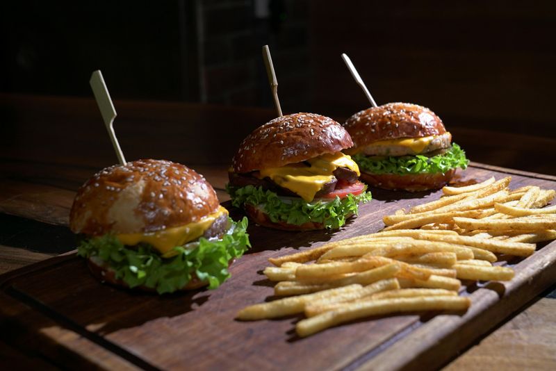 18 foods Americans keep reordering at restaurants because they never ...