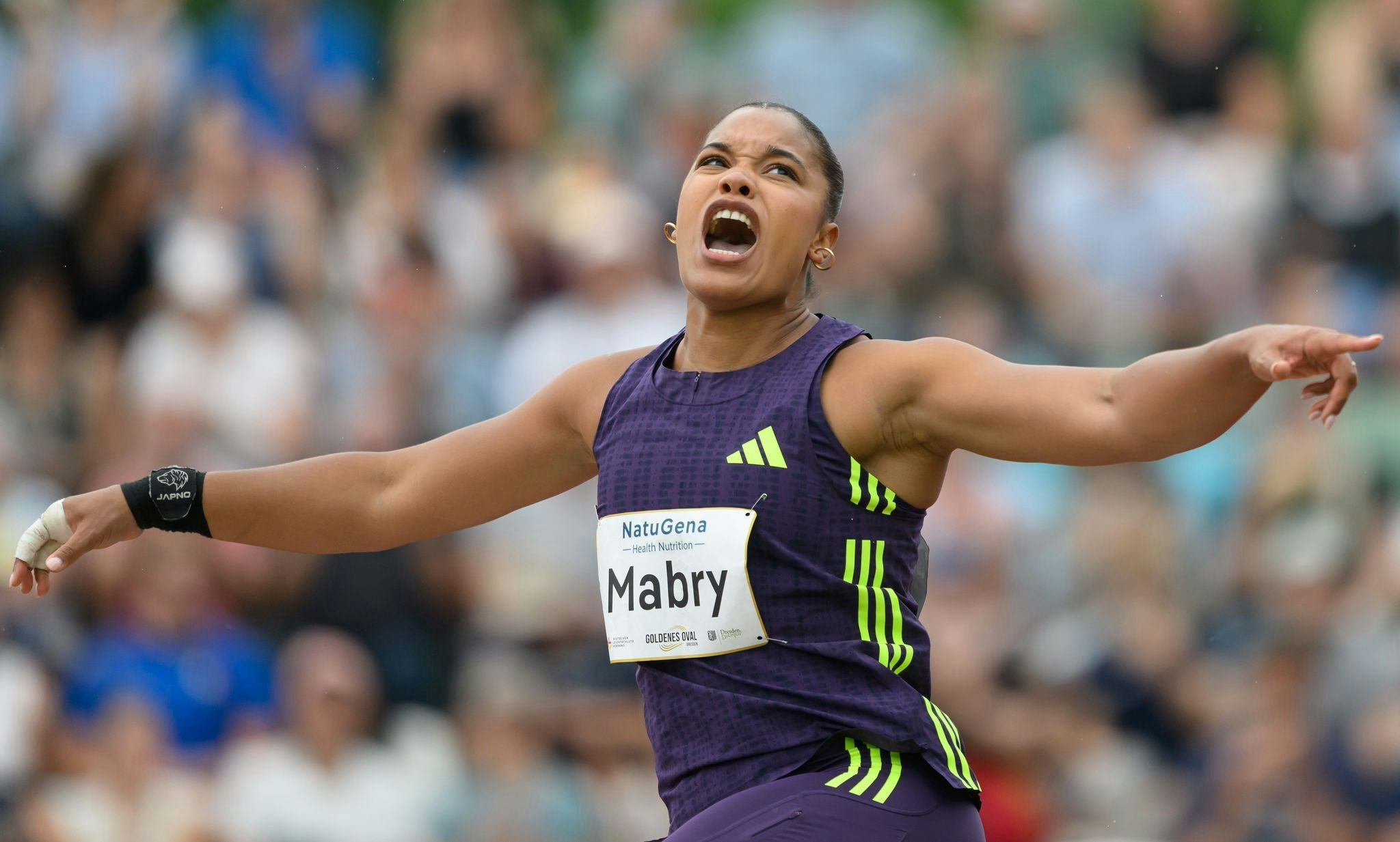Starker Auftritt in Dresden: Olympiasiegerinnen Mihambo und Mabry ...