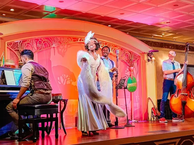 Disney Wonder cruise restaurants and dining: Every place to eat onboard