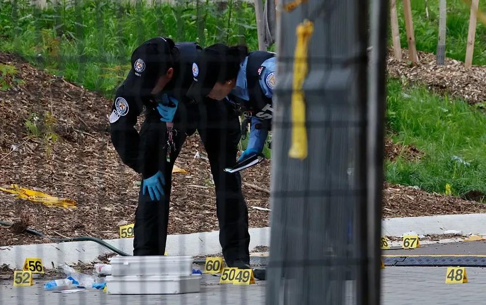 Toronto police hunt suspects in fatal North York shooting
