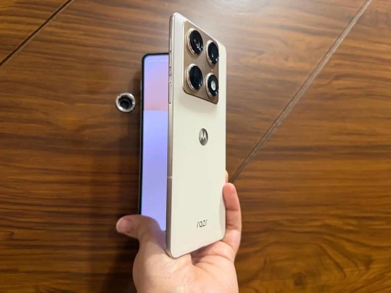 Motorola Razr fold review: Folded perfection, unfolded brilliance