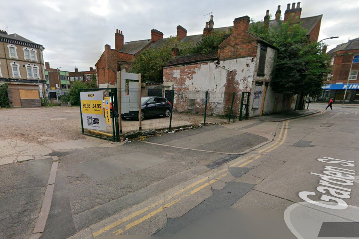Mystery body in van in Leicester leads police to London 'crime scene'