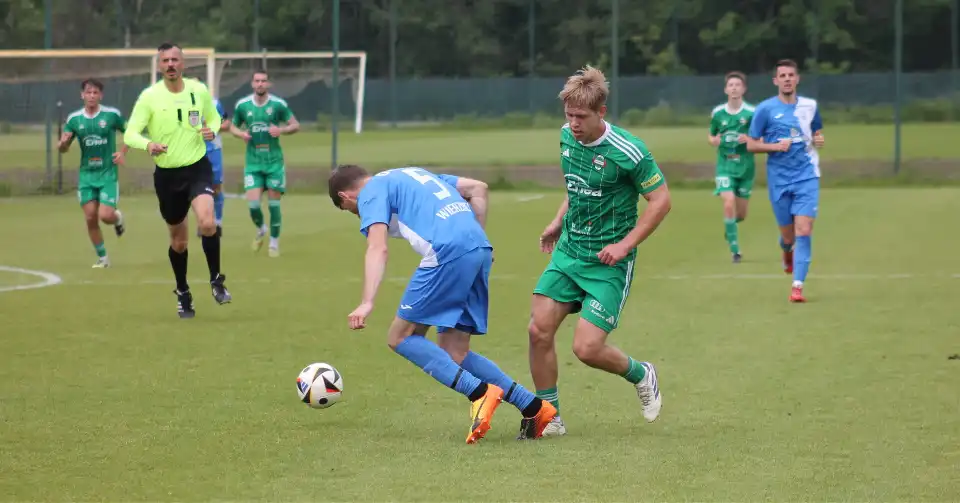 Keeza liga okręgowa. Radomiak II Radom pokonał Orła Wierzbica 4:1. Hat ...